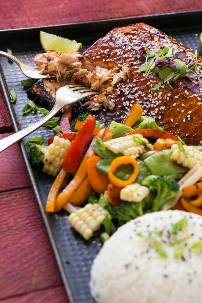 Salmón asiático con verduras 【 Cazuelas Online