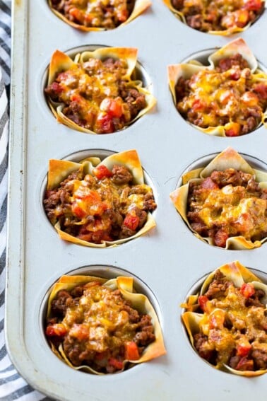 Taco Cups with Beef and Cheese - Dinner at the Zoo