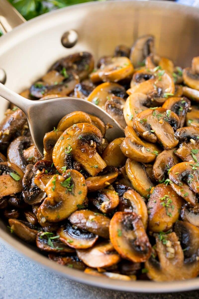 Sauteed Mushrooms in Garlic Butter - Dinner at the Zoo