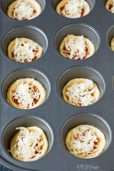 Easy Mini Pizzas - Dinner at the Zoo