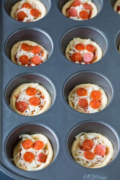 Easy Mini Pizzas - Dinner at the Zoo
